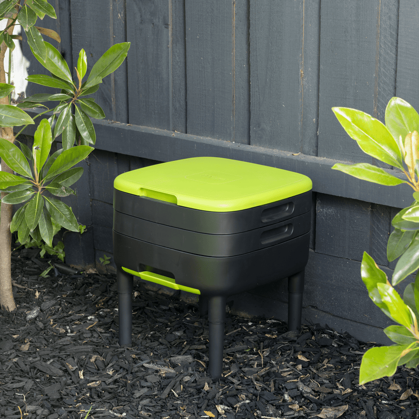 MAZE Worm Farm with Legs – mazeproducts
